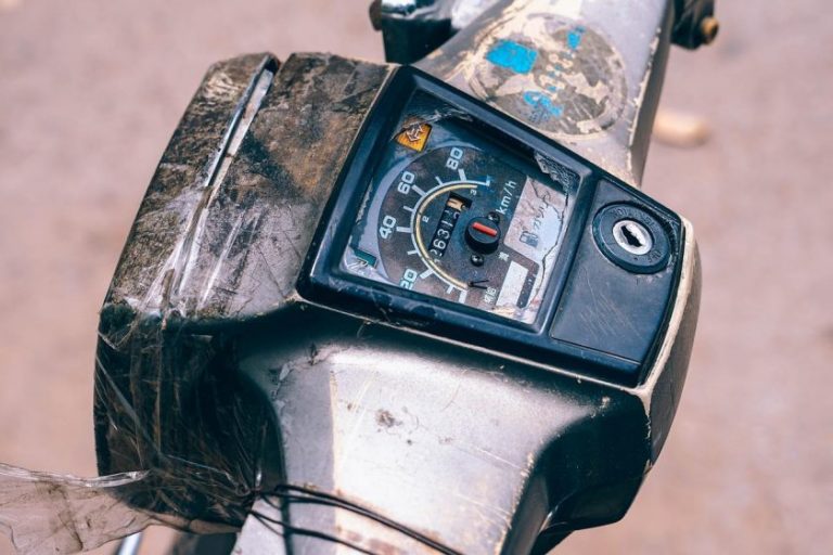 Réparez votre moto avec les pièces d’occasion d’une casse moto en ligne.